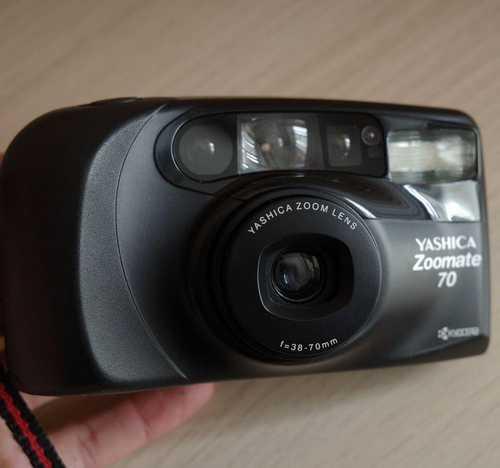 Плёночный фотоаппарат yashica zoomate 70