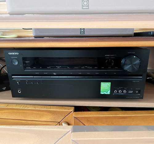 Av ресивер Onkyo TX-NR626