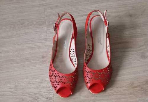 Туфли женские красные 38