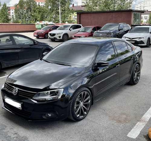 Пружины -50 Jetta 6   комплект стоек