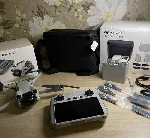 Квадрокоптер DJI Mini 3 Pro + Fly More Kit Plus