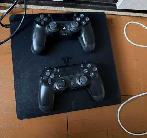 Sony playstation 4 slim