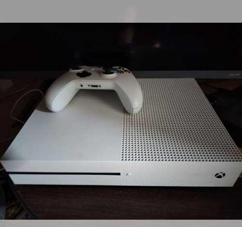 Microsoft Xbox One S, 1000 ГБ