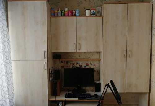 Стенка со шкафом и компьютерным столом (гарнитур)