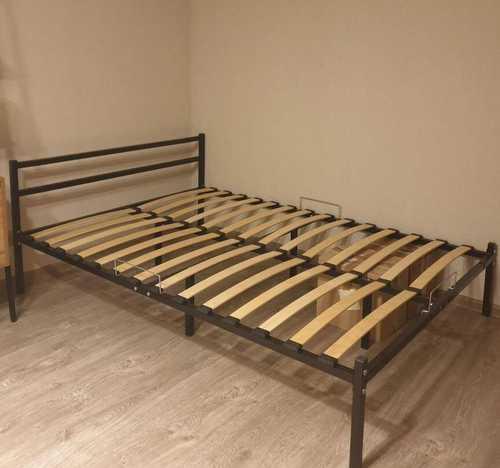 Кровать металлическая на ламелях лофт loft 140*200