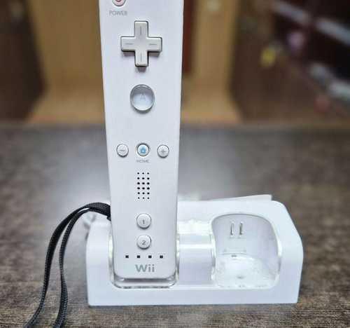 Wii Remote + зарядное подставка Nintendo Wii WiiU