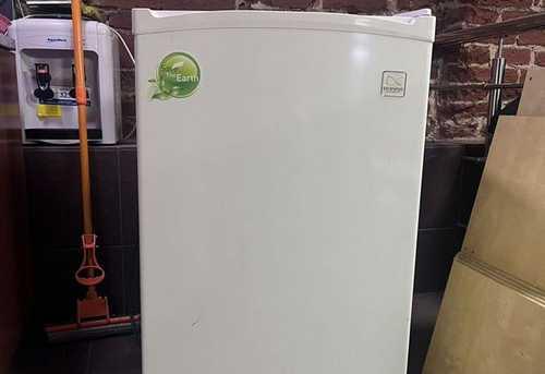 Маленький холодильник daewoo fr-142a