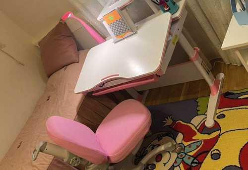 Детский письменный стол и кресло