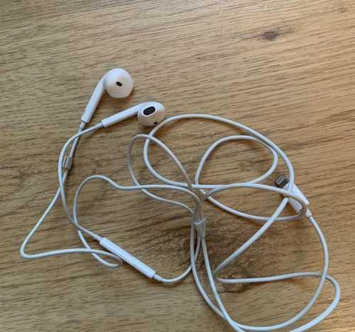 Проводные наушники earpods