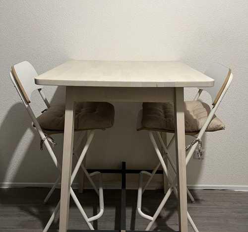 Стол IKEA и стулья IKEA