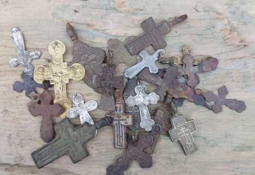 Коллекция старинных нательных крестов