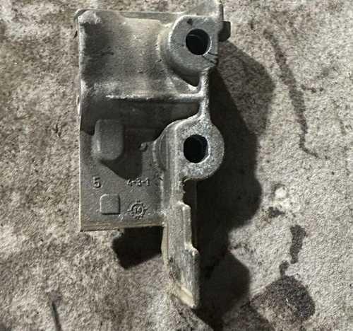 Кронштейн ГБЦ Renault Duster 2.0 F4R