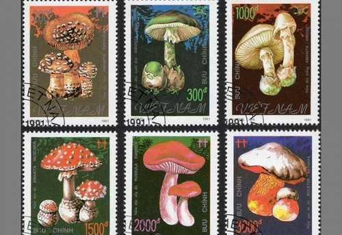 Почтовые марки. Вьетнам 1991 Ядовитые грибы Флора