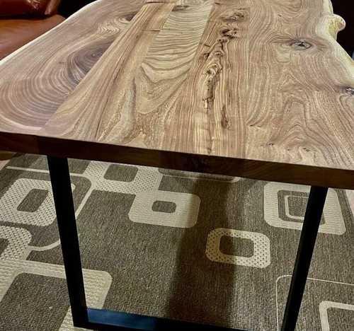 Кухонный стол из массива