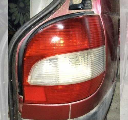 Задний правый фонарь Renault Scenic 1 1.9 F9Q 1999