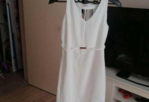 Платье белое 44 рр