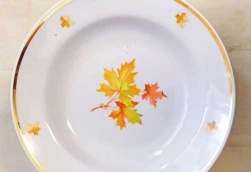 Набор столовых тарелок "Кленовый лист". Дулево