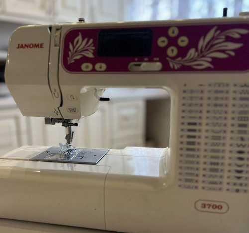 Швейная машина janome 3700