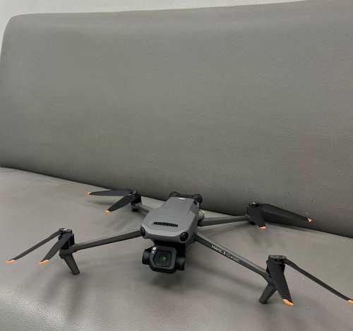 Квадрокоптер, DJI Mavic 3 Classic RC (пульт с экраном), Новый