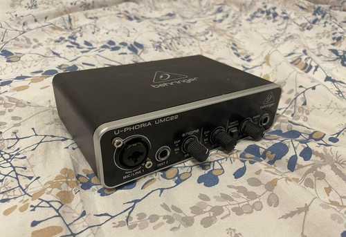 Звуковая карта behringer umc22