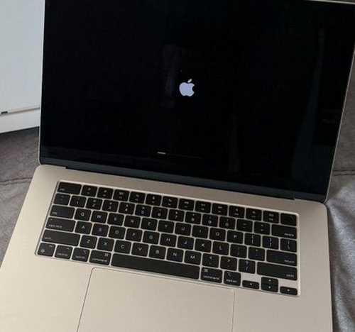 MacBook Air 15 M3 8/256 2 цикла