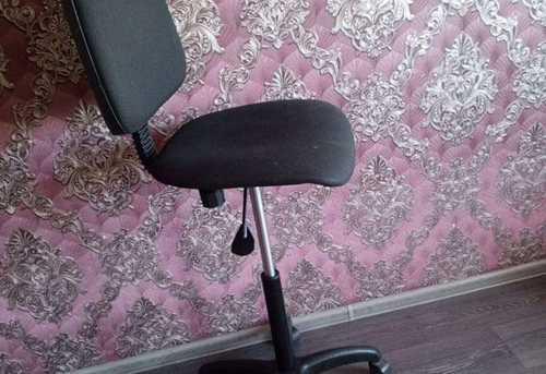 Стул кресло на колесиках офисный