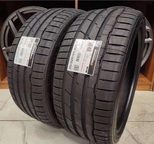 Hankook Ventus S1 Evo 3 K127 225/40 R19 и 255/35 R19 96Y