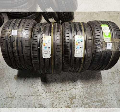 Nokian Tyres Hakka Black 295/30 R19 100Y