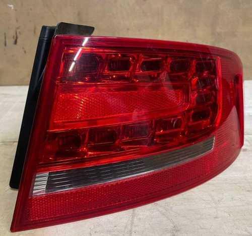 Фонарь задний правый Audi A4 B8 CDH 2010