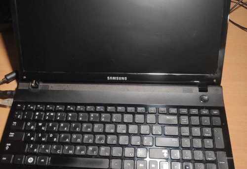 Ноутбук Samsung NP300E5A
