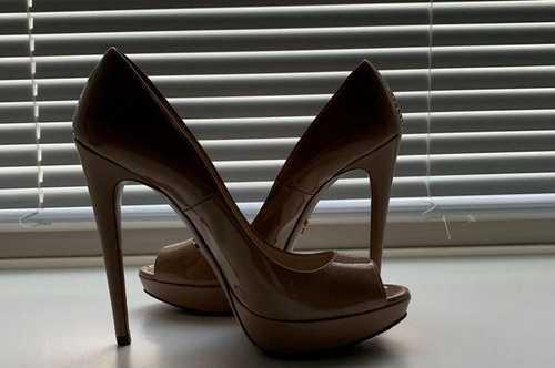 Туфли женские фирма Prada размер 36.5-37 пр-во Ита