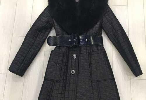 Пальто демисезонное с мехом из чернобурки