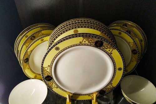 Набор тарелок фирмы Miracle Dynasty из фарфора