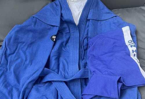 Кимоно, боксерские перчатки, щитки