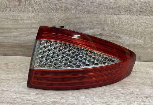 Фонарь правый Ford Mondeo 4 лифтбек 111624