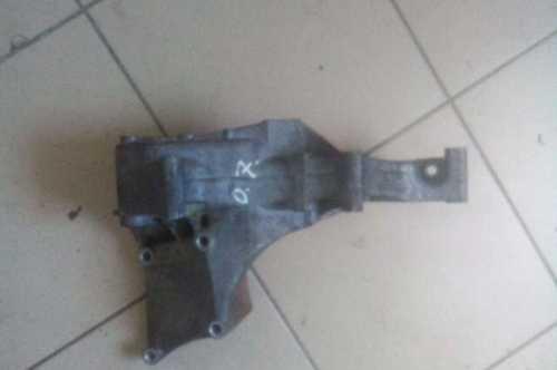 Кронштейн-опора генератора VW LT 2.5TDI 074145189D