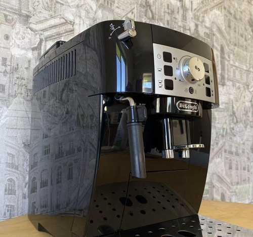 Кофемашина delonghi magnifica s