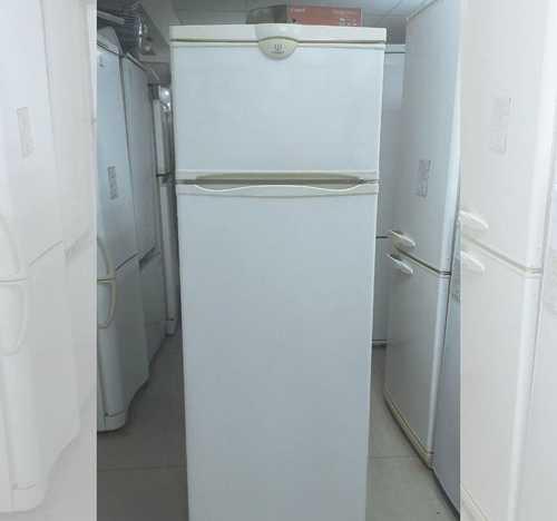 Холодильник Indesit R30S.011