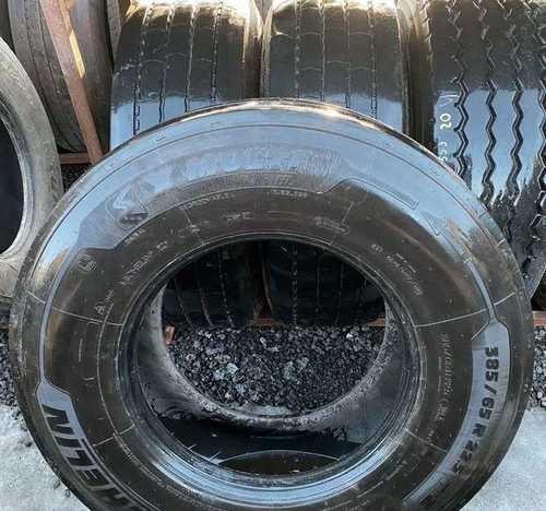 Michelin X multi HL Z 385/65