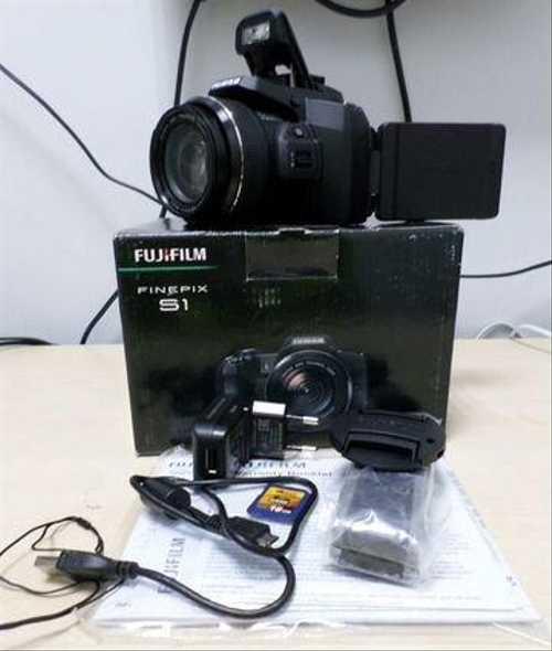 Компактная камера FujiFilm FinePix S1