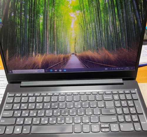 Игровой ноут lenovo i3-7020,8Gb,250SSD,MX 110 2Gb