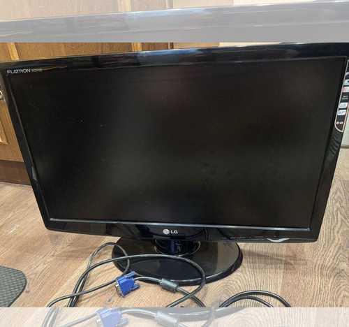 Монитор LG W2243S 21,5'   переходник VGA-hdmi