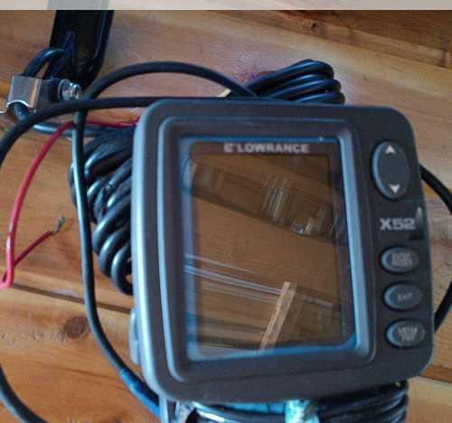 Эхолот lowrance X52