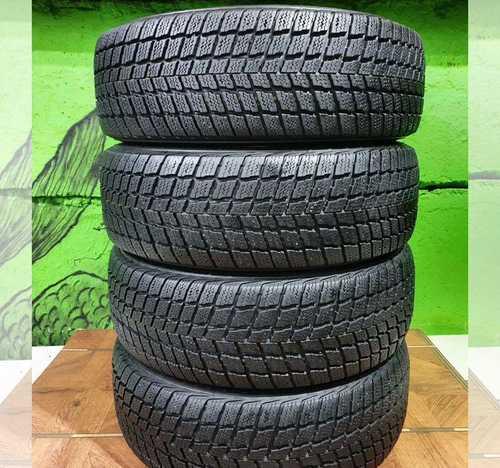 Roadstone CP 672 235/65 R17