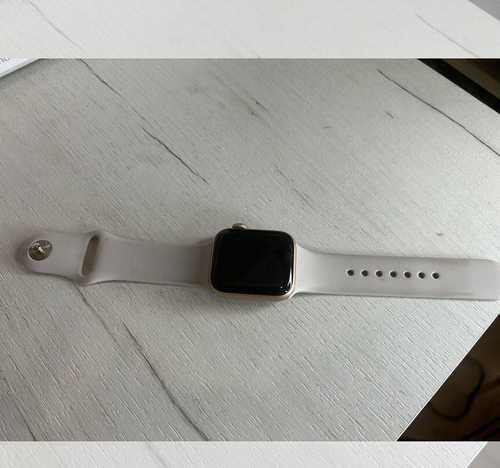 Apple Watch SE 2020 40mm Gold