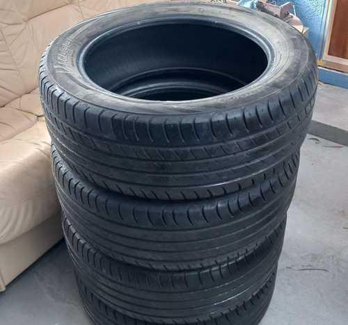 Viatti Strada Asimmetrico 215/55 R17