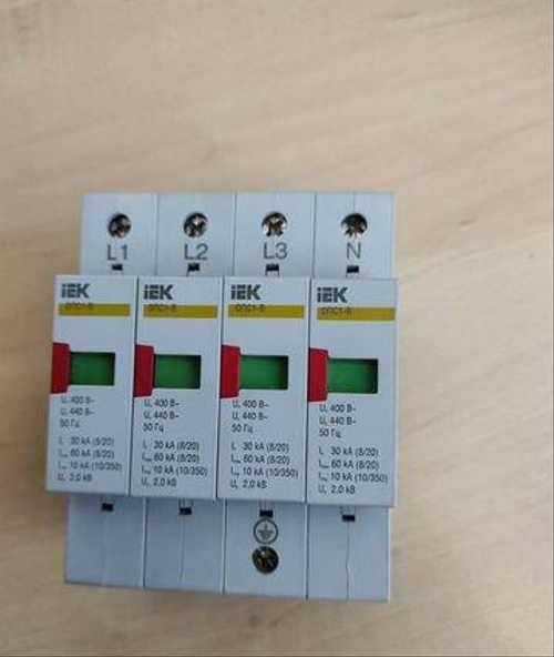 Ограничитель перенапряжения опс1-В 4P IEK