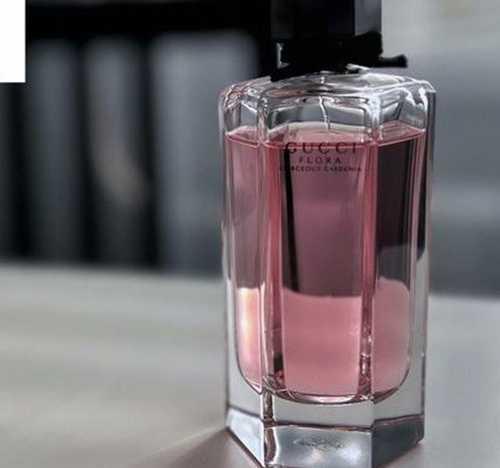 Gucci Flora Gorgeous Gardenia распив