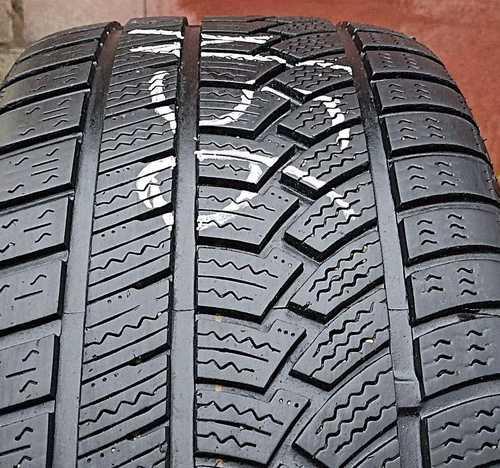 Cachland CH-W2002 245/40 R18 97H