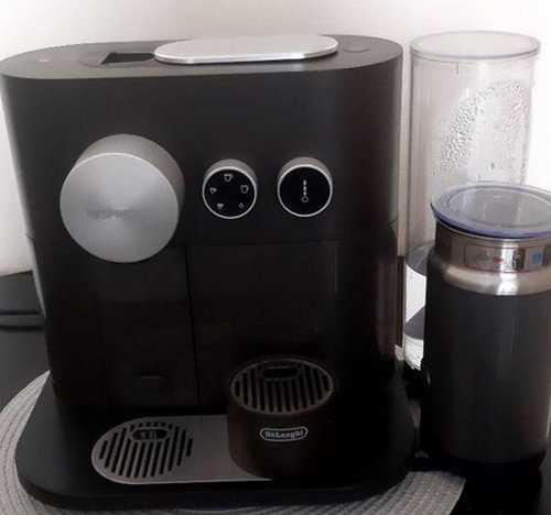 Kофемашина nespresso Delonghi Expert & Milk